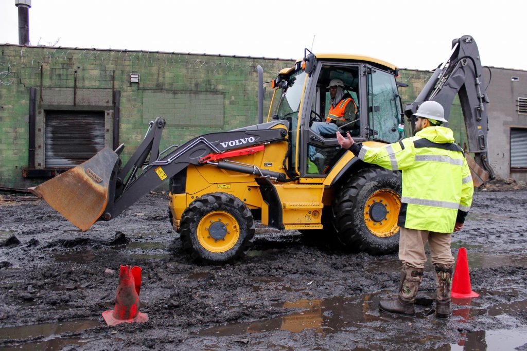 Is the Life of a Heavy Equipment Operator for You? - Heavy Equipment ...