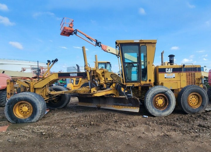 1995 Caterpillar 160H For Sale in Houston, Texas, USA | MY-Equipment.com